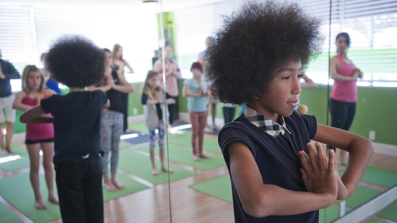 11 yaşındaki Tabay Atkins’in ilham verici yogi olma hikayesi - Uplifers