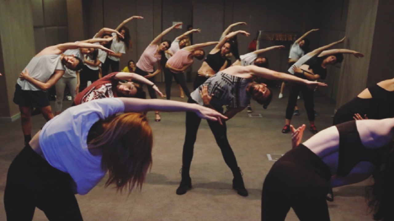 Enerjinin en üst seviyede olduğu bir yoga ve pilates deneyimi: Find ...