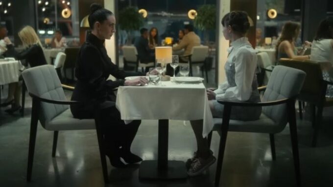 Biz Kimden Kaçıyorduk Anne?: Bambi ve annesinin geçmişten kaçış hikayesi