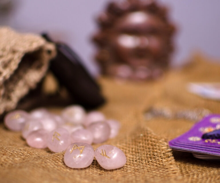 Runik astroloji nedir, bu sistemdeki semboller ne anlama gelir?