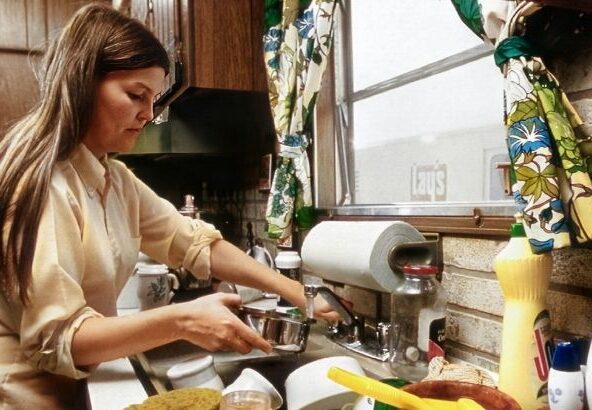 Tradwife akımı, modern feminizmle nasıl çatışıyor ve neyi amaçlıyor?